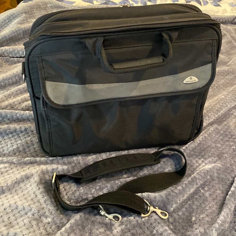 Gc Samsonite Black Computer Laptop Pc Messenger Bag - Gem